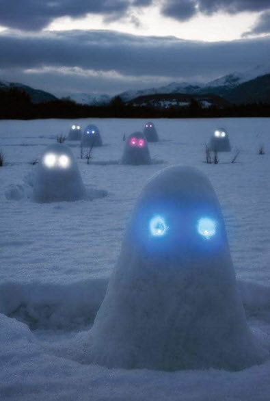20 Most Disturbing “Snow People” - Oddee