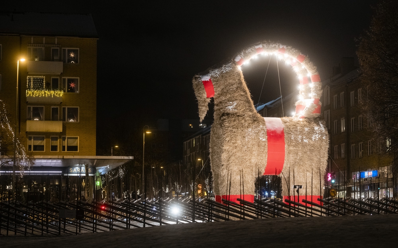 Arsonists Torch Sweden’s Giant Yule Goat… Once Again - Oddee