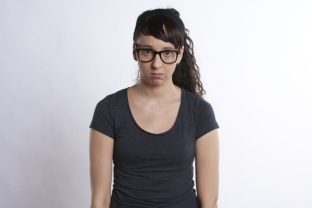 People and Their Weird Body Language - Oddee