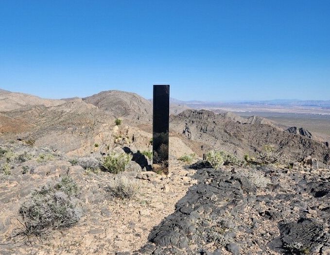 The Monolith’s Back: Gleaming Alien Artifact Appears in Nevada Desert ...