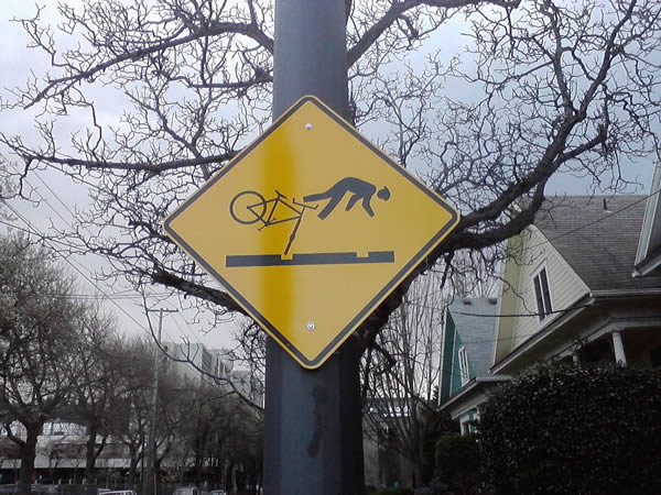 12 Curious Traffic Signs - Oddee