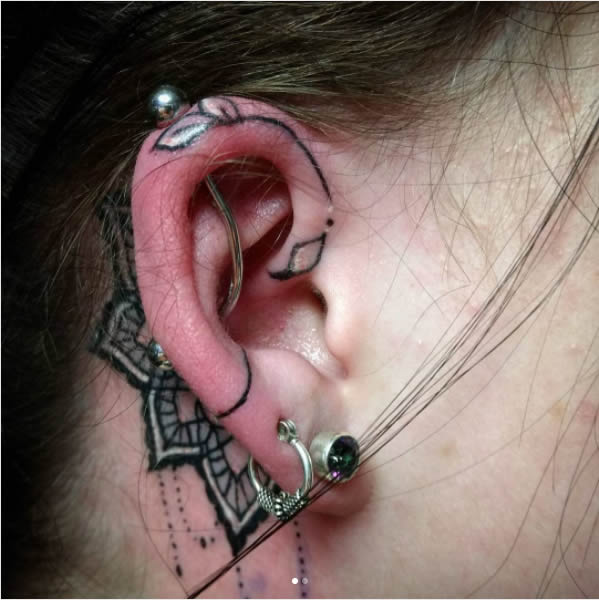 12 Awesome Helix Tattoos - Oddee
