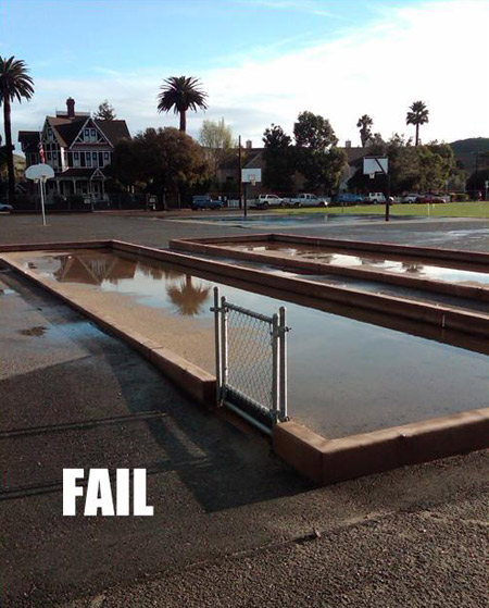 16 Hilarious Fence Fails - Oddee