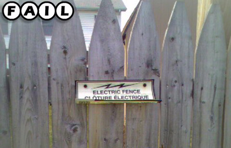 16 Hilarious Fence Fails - Oddee