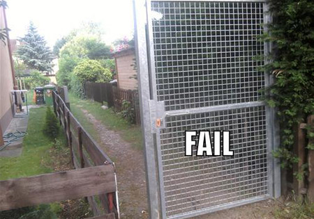 16 Hilarious Fence Fails - Oddee
