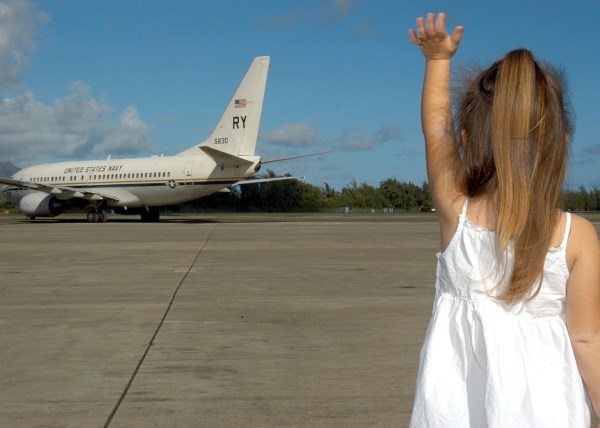 10 Weirdest Reasons to be Kicked Off a Plane - Oddee