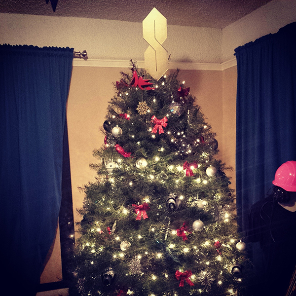 15 Crazy Christmas Tree Toppers - Oddee