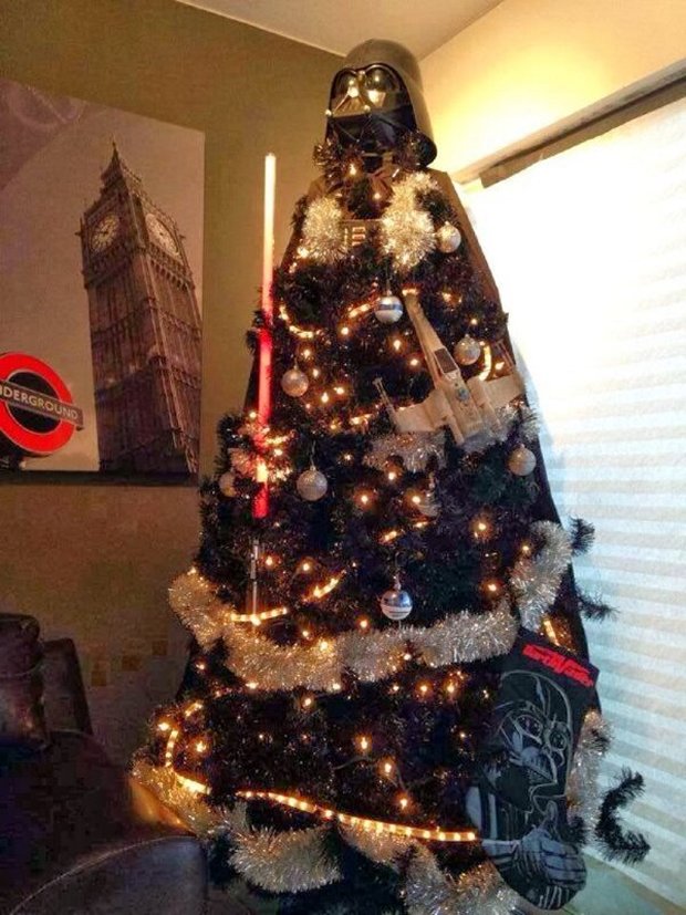 15 Crazy Christmas Tree Toppers - Oddee