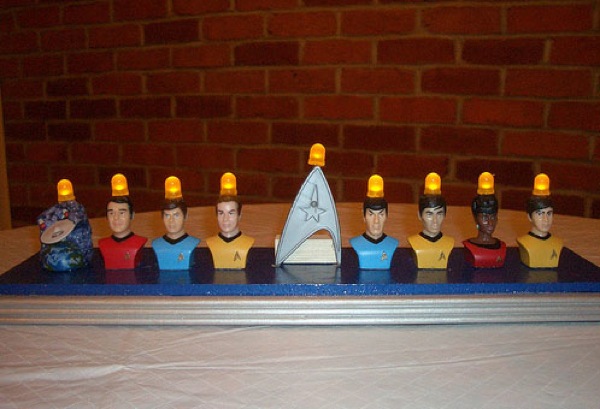 10 Weird Menorahs - Oddee