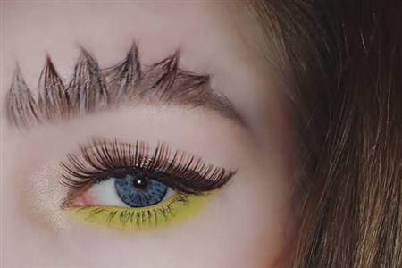 8 Craziest Eyebrow Trends - Oddee