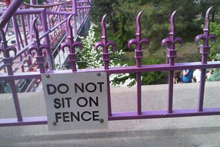 16 Hilarious Fence Fails - Oddee