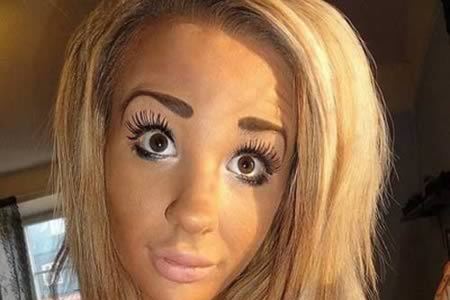11 Worst Makeup Disasters - makeup fails, ugly makeup - Oddee