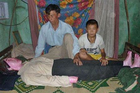 8 People Who Live With Their Dead Relatives - Oddee