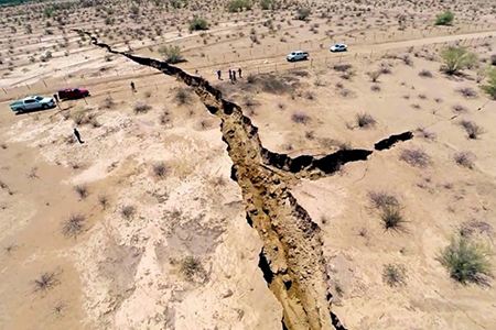 10 Incredible Tales Of Cracks - cracks, nature, broken - Oddee