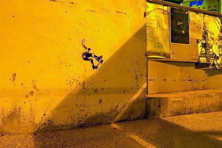 10 Most Clever Examples of Shadow Street Art - Oddee